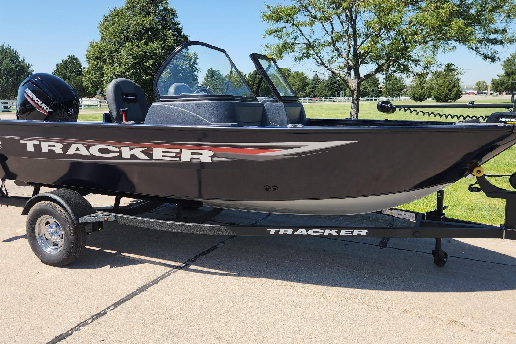 2026 TRACKER PRO GUIDE V-16 WT | Bass Pro Shops